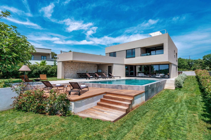 Luxurious Pool Villa, 5 Minutes Walk From The Beach - Banjole