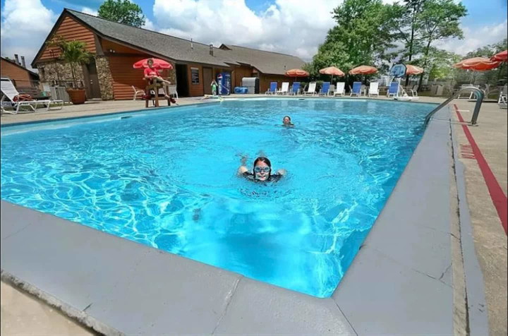 Walk To The Pool, Pet-friendly - Donegal, PA