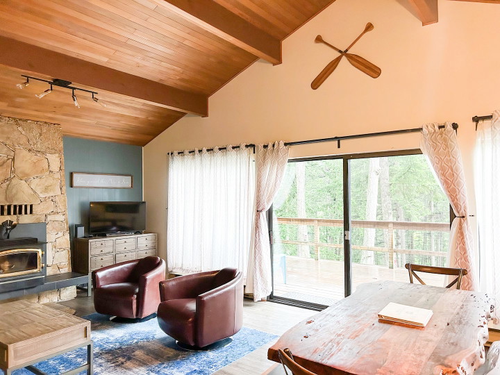 Moose N Brix Cottage With Ocean View - Vancouver Island
