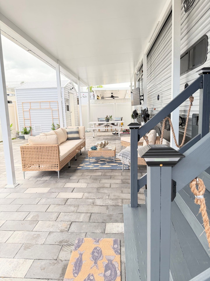 Modern Key Largo Camper Steps To Pool Sleeps 6 - Key Largo, FL