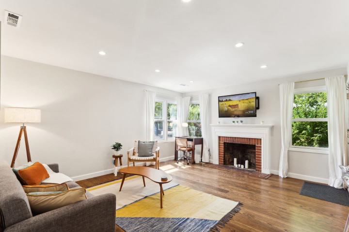 Modern Retreat With Hot Tub - Millbrae, CA