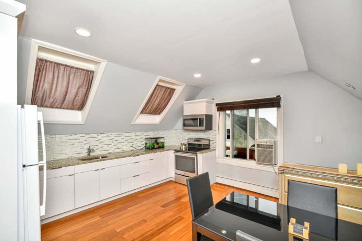 Minutes To Airport, Train, Downtown & Free Parking - Massachusetts