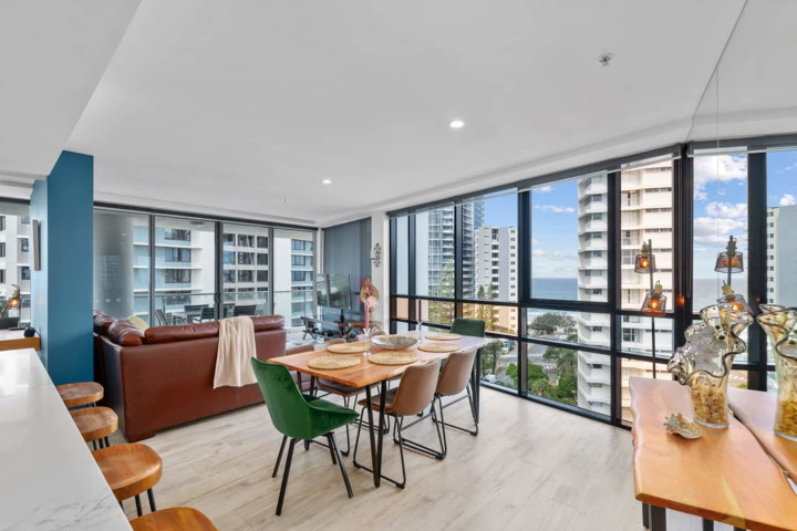 Elegant 2br  Oceanview Escape · Artique Surfers - Gold Coast