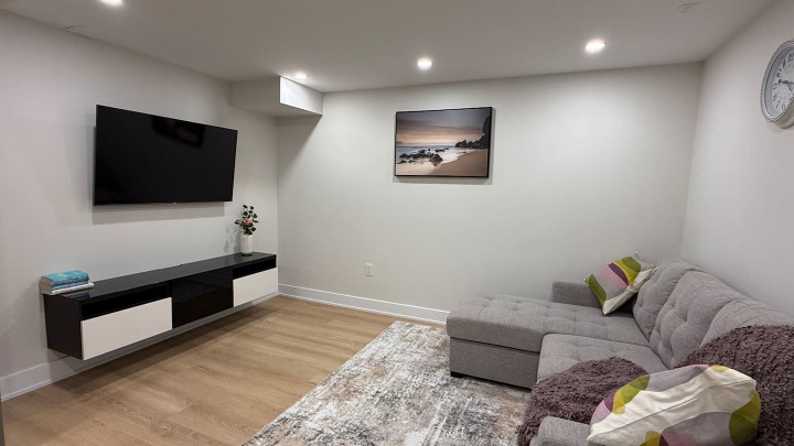 The Sage Suite - Spacious 2 Bedroom With Spa Bath - Burlington