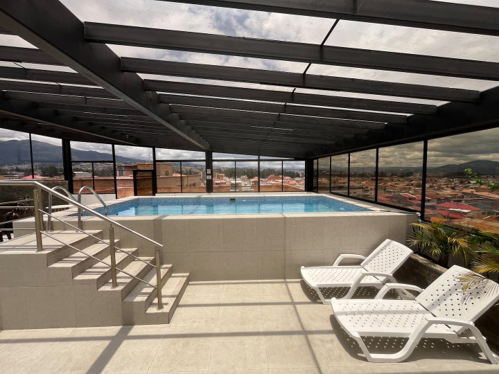 Departamento Con Excelentes Vistas. - Cuenca