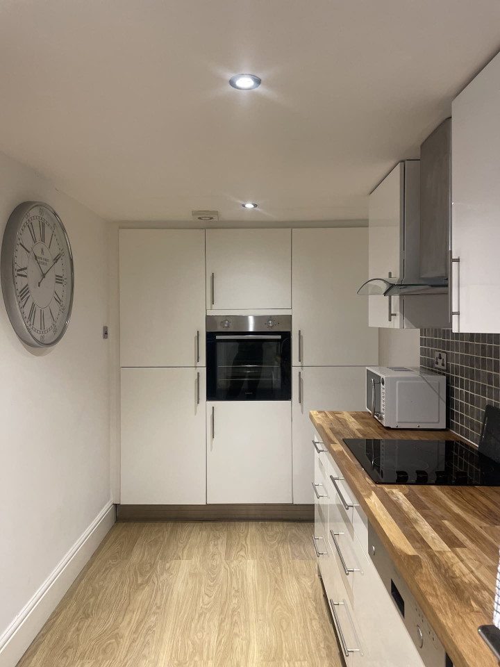 Standard Apartment-private Bathroom With Shower - Southport