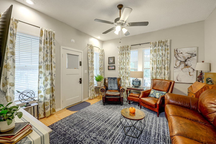 < 1 Mi To Dtwn Texarkana: Couple's Retreat W/ Yard - Texarkana, AR