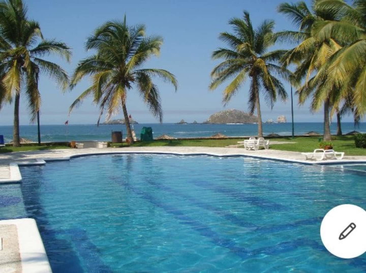 Oceanfront Condo With Pool In Ixtapa - Ixtapa Zihuatanejo