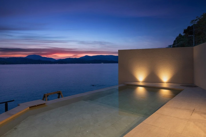 Sleeps Up To 8 People | With Outdoor Pool | Terrace And Bbq Facilities | Sea View And Beachfront - Miyazu
