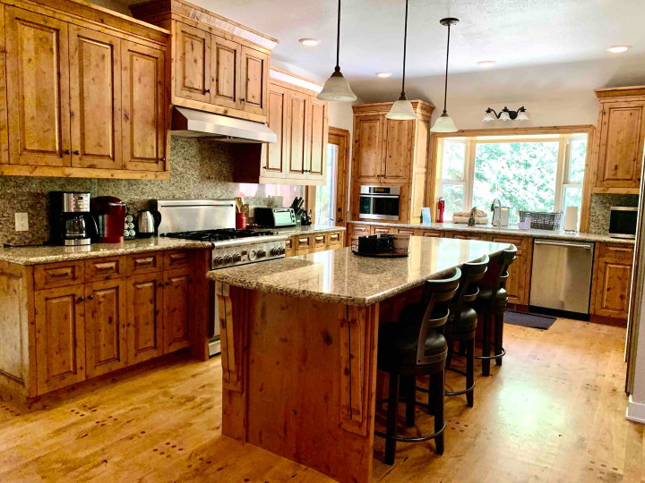 Evergreen Chateau - Walk/bike To Snow Summit! - Big Bear Lake, CA