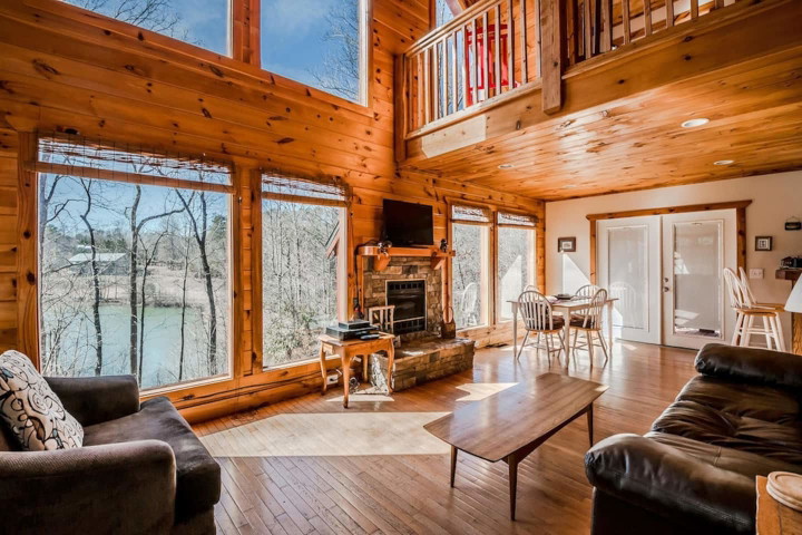 Charming Lake View Cabin |Hot Tub | Game Room | - Cleveland, GA
