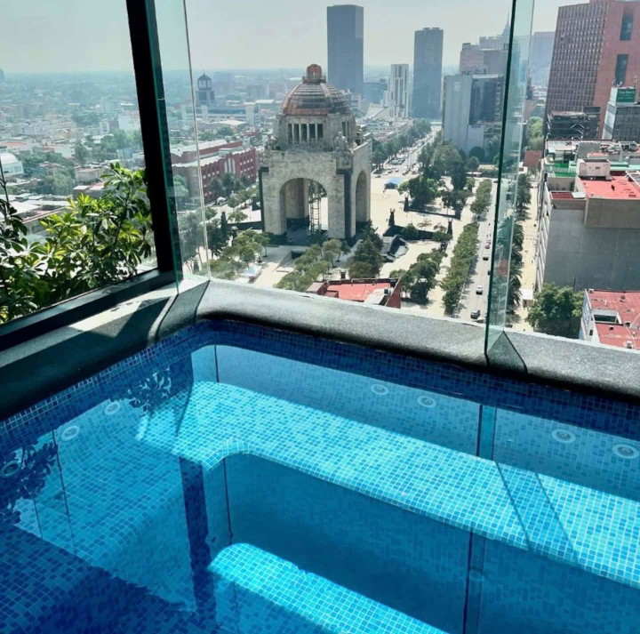 Luxury Suite | Monument View & Rooftop Jacuzzi - Mexico City