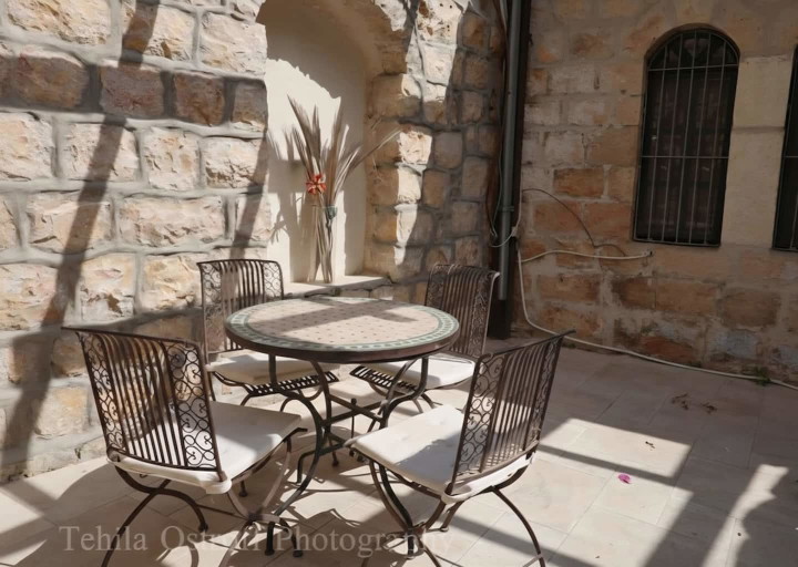 Spacious 1 Br Heritage Home With Patio Nachlaot - Kudüs