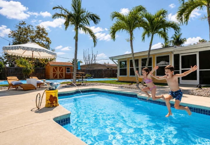 The Coastal Cactus- Pickleball+pool+shuffleboard - Bradenton, FL
