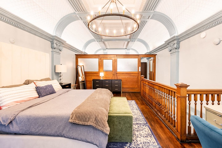 Historic Bank Loft | King Bed | Luxury Spa Shower - Baltimore