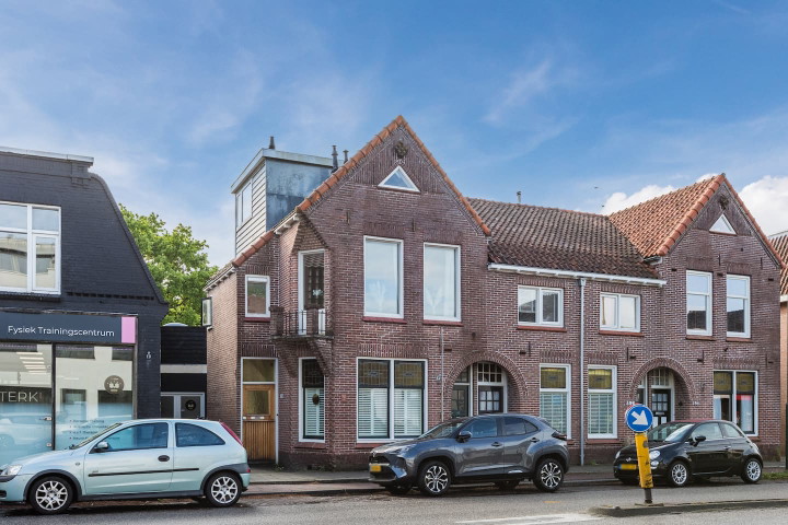Sfeervolle Maisonnette Met Uitzicht Op De Kerk - Heiloo