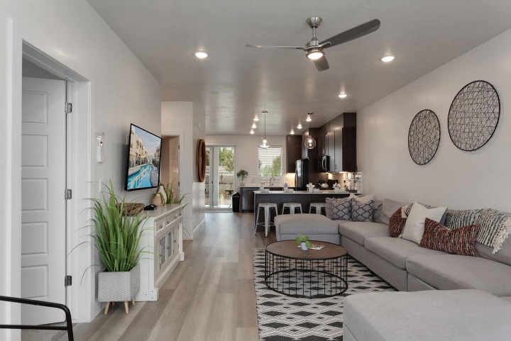 Loft 37| Pickleball, Pool With Waterslide, Jacuzzi - Utah
