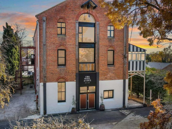 A Luxury New York Style 4 Bedroom Penthouse - Bathurst