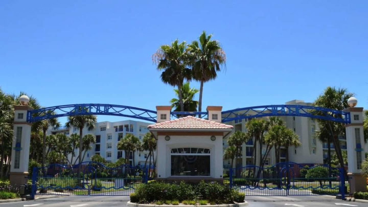 Sunny, Salty And Sandy: Oceanwalk Resort - Florida