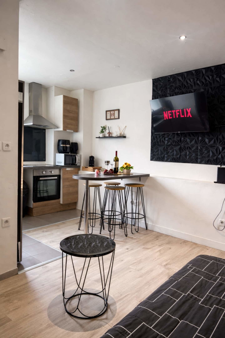 Cocon Cosy - Parking Gratuit- Centre Ville + Fibre - Arpajon
