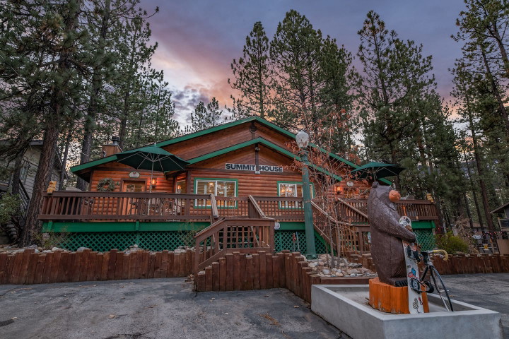Summit House | Hot Tub + Walk To Snow Summit - Big Bear Lake, CA