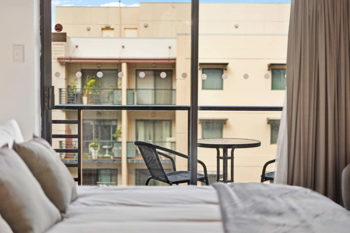 City View 1br Gem On Mounts Bay Road - Perth