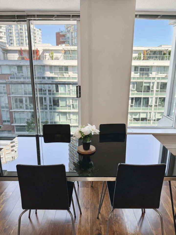 Fantastic Condo - North Vancouver
