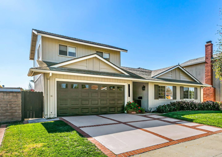 Spacious Ventura Home With Yard - Ventura, CA