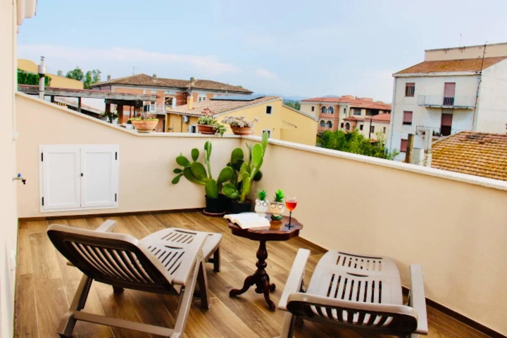 Bright Apartment With City View - Olbia