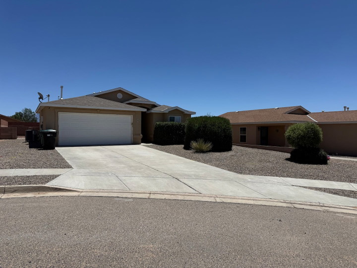 Modern And Cozy 3br Home In A Perfect Location - Rio Rancho, NM