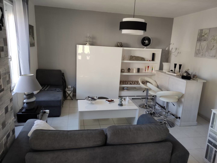 Maison Indépendante De Style Moderne Rénovée - Meuse