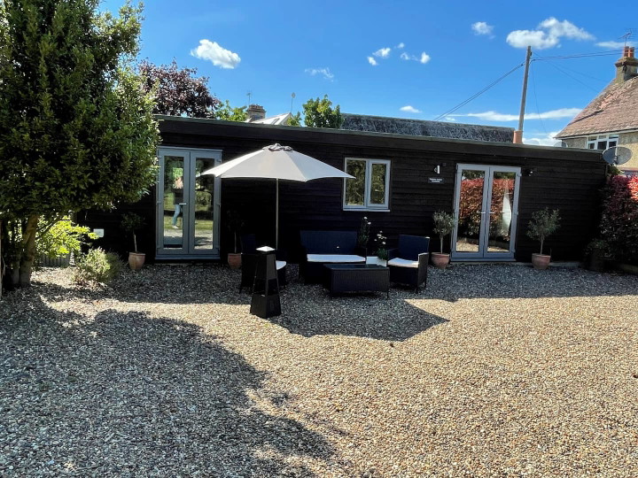 Adorable 1 Bedroom Holiday Home In Countryside - Isle of Sheppey