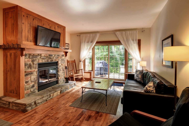 Ski-in/out Tremblant | Cozy Condo With Fireplace - Mont-Tremblant