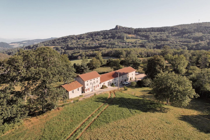 Villa Nichée Dans Les Montagnes à 1h20 De Lyon - Auvergne