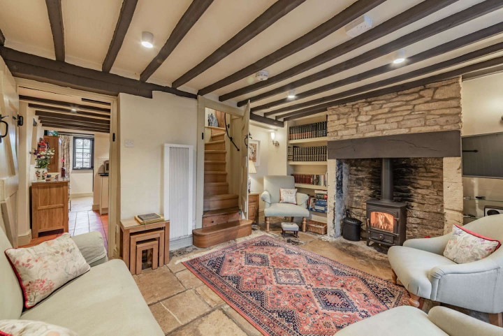 Luxury Cotswold Cottage - Spa Changing Rooms, Stow - Stow-on-the-Wold