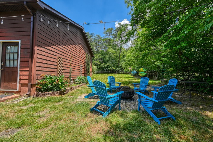 Dog-friendly Lake Home W/ Large Fenced Yard - Virginia
