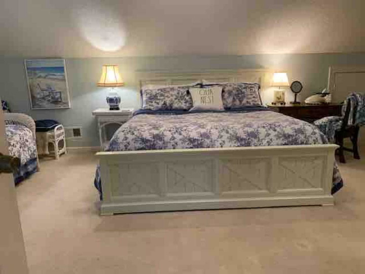 Near Oceanfront W/ King Bed & Private Bathroom! 6 - Virginia Beach, VA