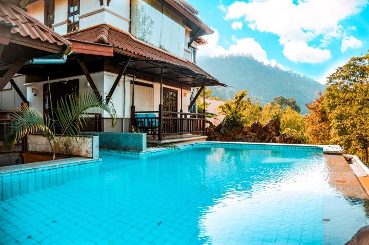 Luxury 5-br Villa: Private Pools & Bay Views - Ko Chang