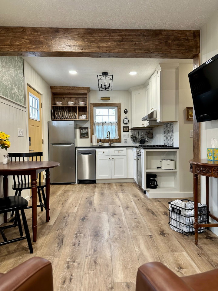 Peaceful 1-bedroom Tiny Home In Charming Erie - Erie, PA