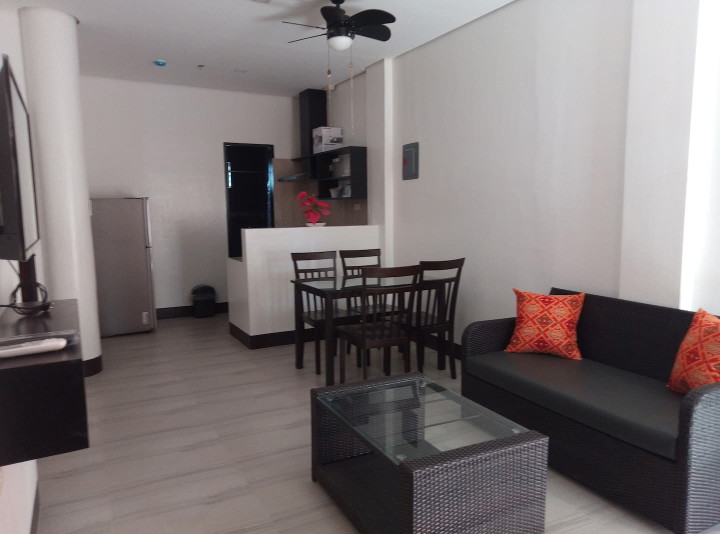 E & F Condotel Unit 202 - Numancia