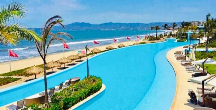 Peninsula Luxury Beach Escape With Top Amenities - Nuevo Vallarta