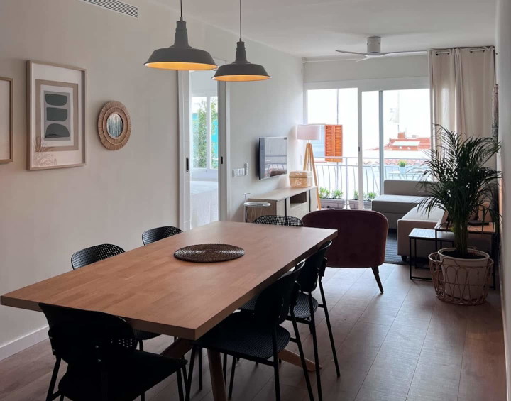 Piso De Diseño Muy Céntrico - Canet de Mar