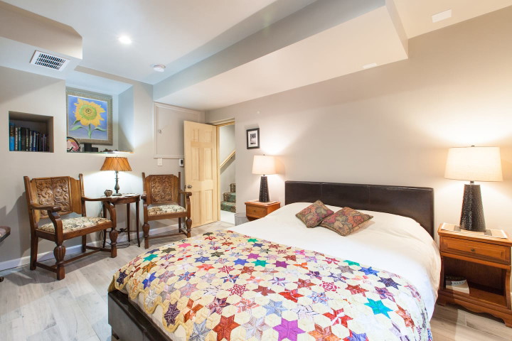 Private Entrance Guest Suite With Parking - Denver, CO