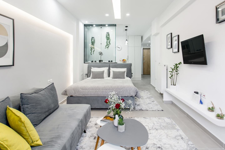 Design-savvy Studio With A Cozy Balcony - Atenas