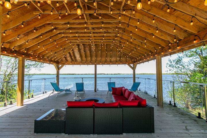 Lakefront Retreat W/ Gazebo, Fire Table & Fishing - Kawartha Lakes
