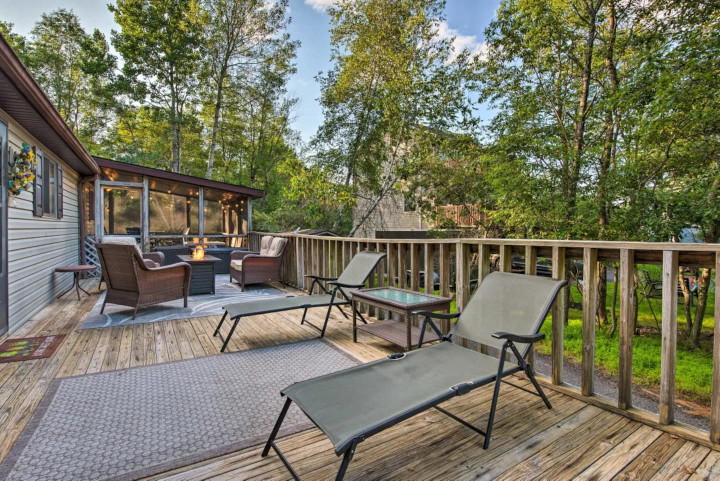 Poconos Getaway | Lakeside |Family-friendly Chalet - Towamensing Trails