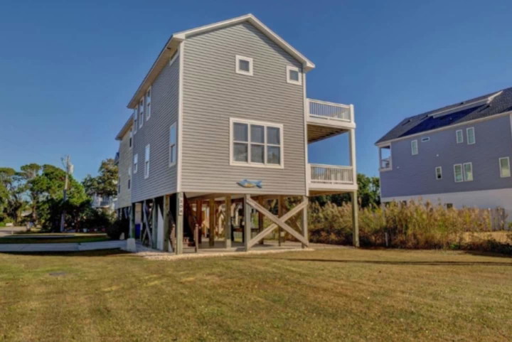 *Golf Cart* 3 Min Walk To Beach & Pet Friendly - Carolina Beach, NC