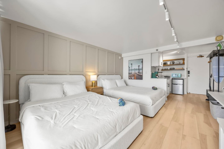 24f-stunning Studio/partial Ocean View-waikiki - Honolulu
