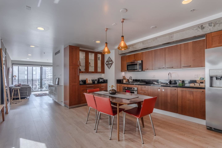 Upscale Downtown La 2bed/2bath Loft W/ 3 Balconies - Los Angeles