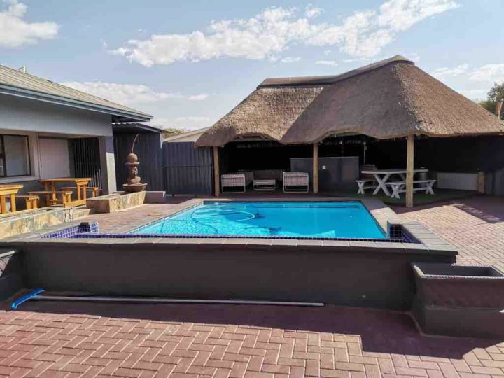 @Anderson Executive Suites. Modern 2 Bedroom Suite - Kimberley